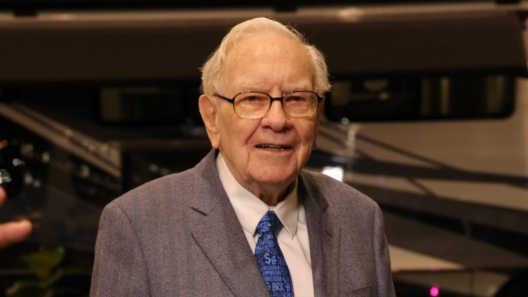 75 Of Warren Buffetts Equity Portfolio Is In Just 5 Stocks Heres